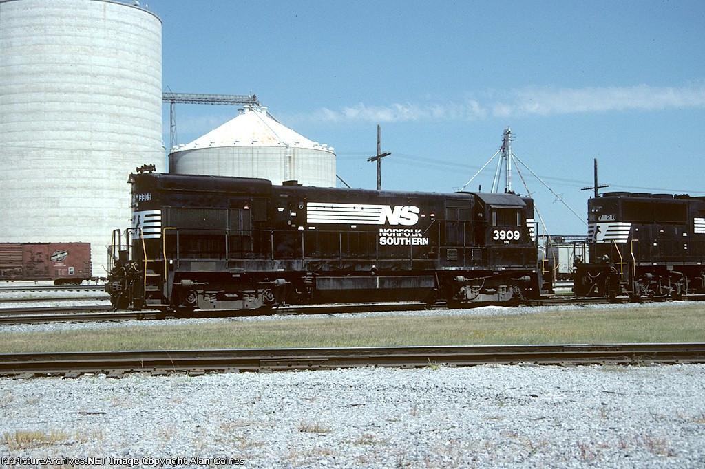 NS U23B 3909
